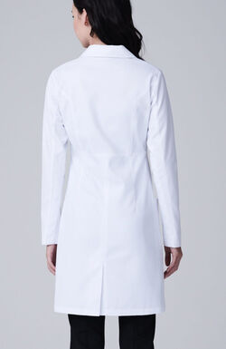 Best Lab Coat Fabric: 8 Features to Consider | Medelita