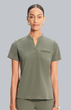 What Do Doctors Wear? 4 Latest Trends | Medelita