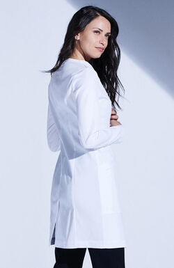 Stretch Lab Coats for Medical Pros | Medelita